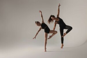 6 Popular Arm Dance Moves: A Guide to Arm Styling - ononestudios.com